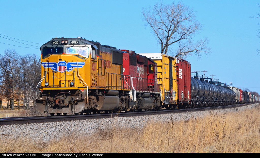 UP 4013, CP's Tomah Sub.